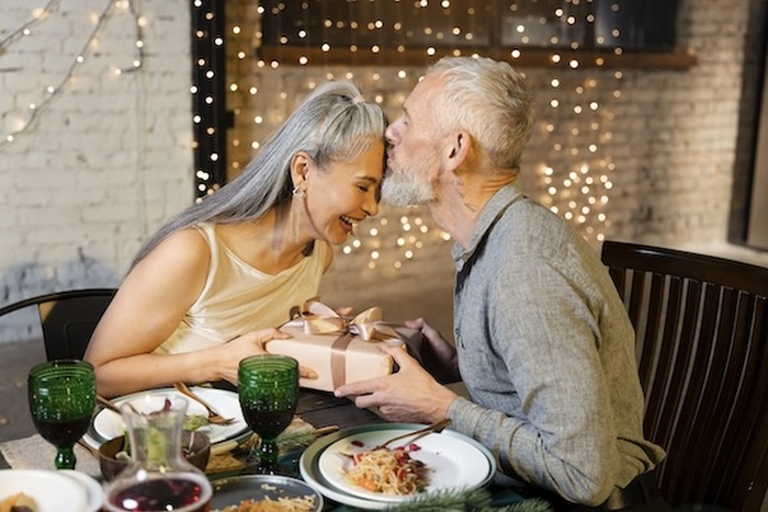 Best Dating Apps for Over 50: Explore SeniorMatch