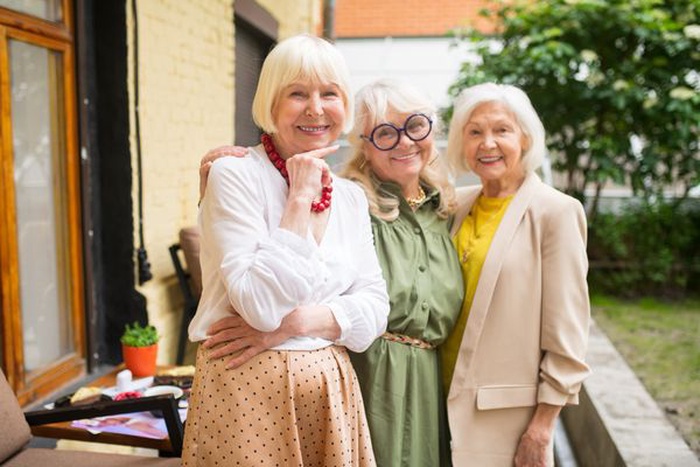Senior Dating for Mature Women and Singles Over 50 in Kiel, Schleswig ...