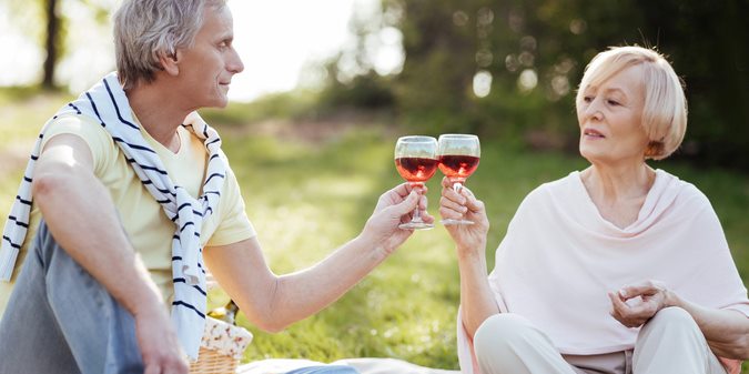 Navigating the Early Stages of Senior Dating: Key Tips