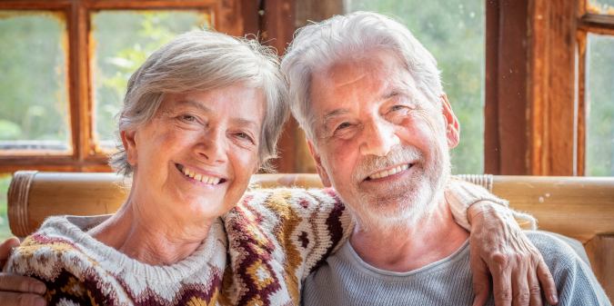 Tips for Seniors to Identify Genuine Feelings in Dating