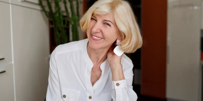 Which Dating App is The Best for Women Over 50? SeniorMatch