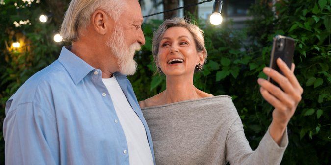 Guide to Effective Communication in Senior Dating