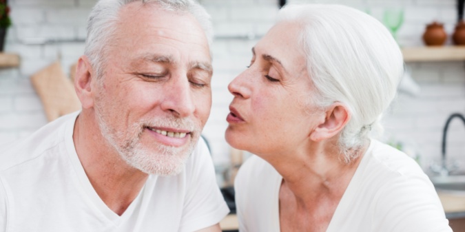 How to Write a Senior Dating Profile that Stands Out