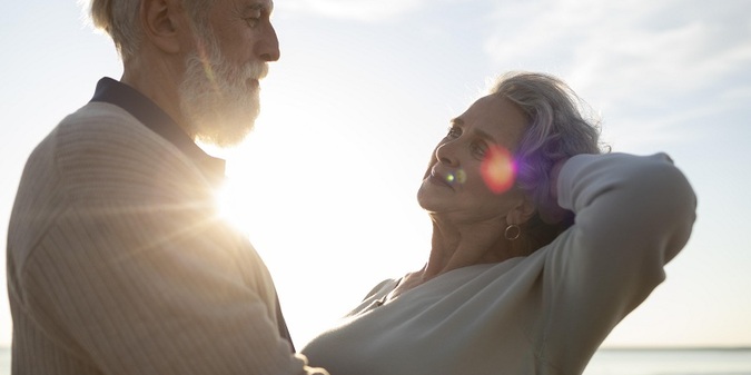10 Ways To Spot a Player in Senior Dating: Find Genuine Love