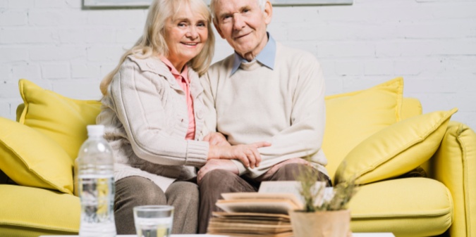 How Single Seniors Can Stay Safe on Online Dating Sites