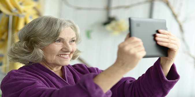 Creating the Perfect Senior Dating Profile for Women Over 50