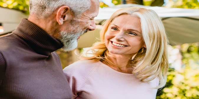 Interesting Ways to Meet Peers During Senior Dating